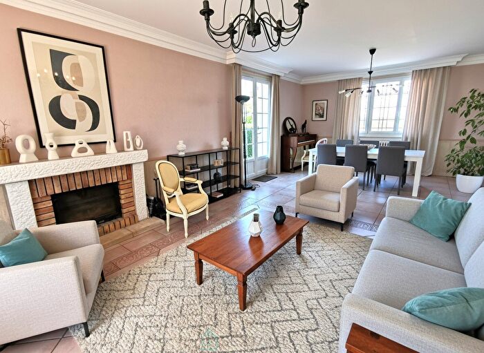 Maison à vendre - Ballan-Miré - 8 pièces - 6 chambres