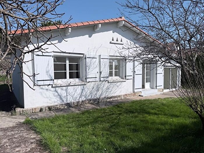 Maison à vendre - Saint-Sulpice-de-Royan - 3 pièces - 2 chambres