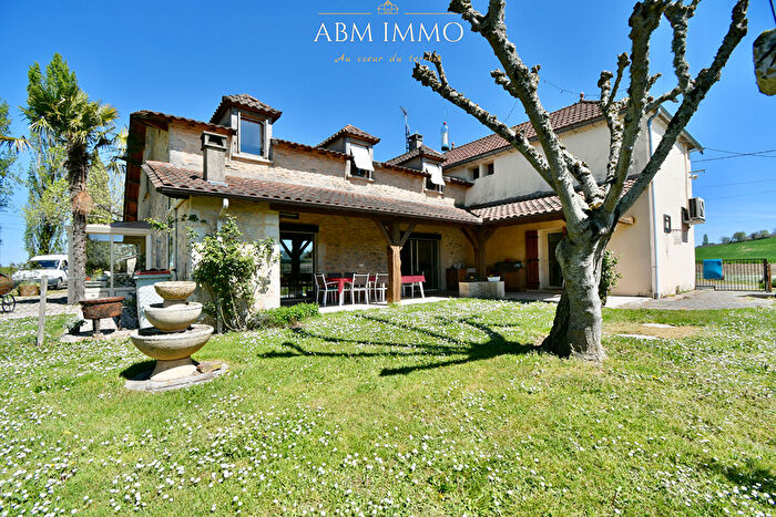 Maison à vendre - Saint-Méard-de-Gurçon - 10 pièces - 7 chambres