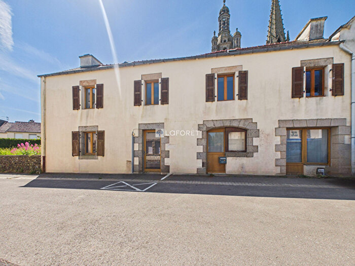Maison 8 pièces à Pleyben, à vendre