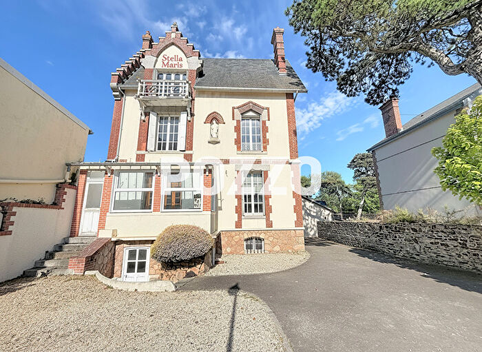 Granville, Saint-Nicolas : Maison 10 pièces à vendre