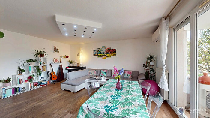 Appartement à vendre - Échirolles, Centre-ville - 5 pièces - 4 chambres