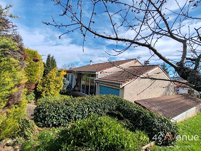 Maison à vendre - La Grand-Croix - 4 pièces - 3 chambres