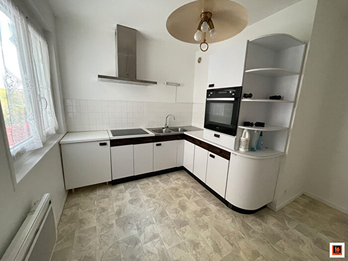 Appartement à louer - Thiers - 4 pièces - 2 chambres