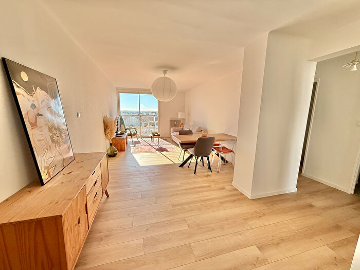 Appartement à vendre - Hyères, Centre-ville - 3 pièces - 2 chambres