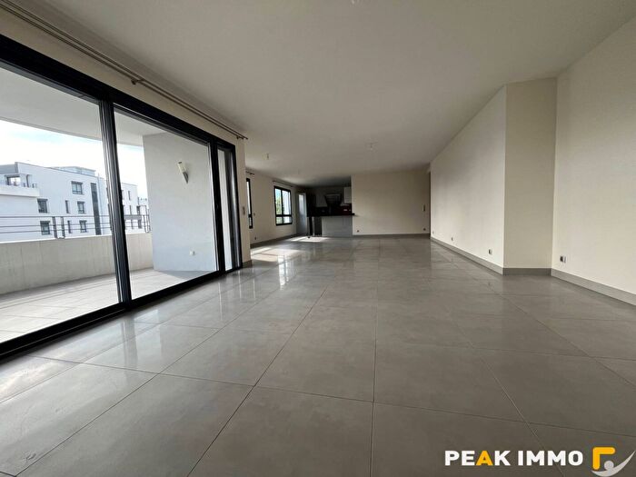 Appartement à louer - Saint-Genis-Pouilly - 5 pièces - 4 chambres