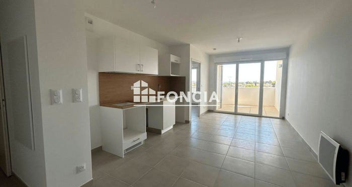 Centre Ancien, Istres : Appartement 2 pièces à louer