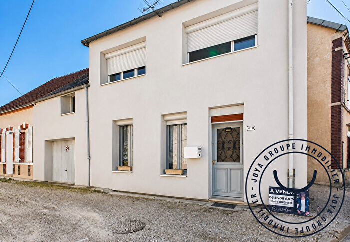 Romilly-sur-Seine, Centre-ville, Gare, Lion, Les Hauts Buissons : Maison 4 pièces à vendre