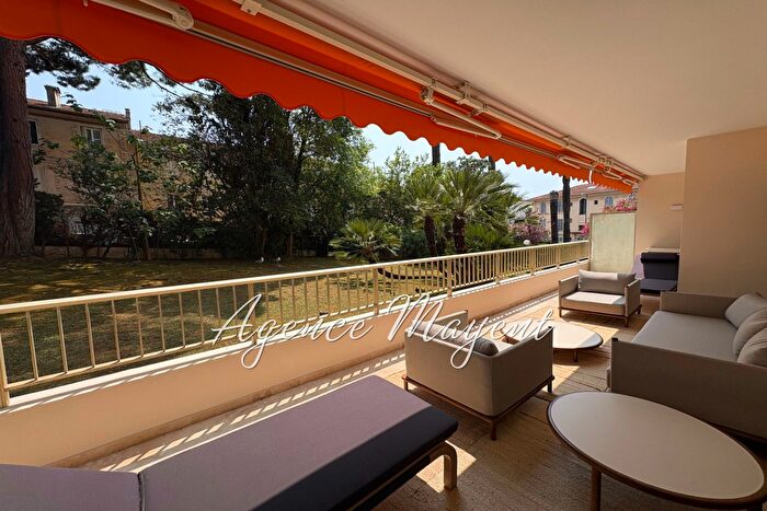 Cannes, Californie Pezou : Appartement 4 pièces à vendre