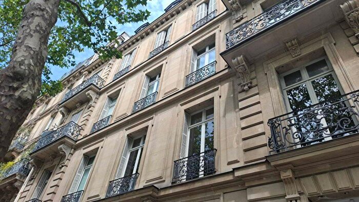 Appartement 2 pièces à louer à Mairie, Paris 8ème arrondissement