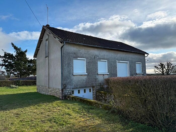 Maison à vendre - Fougerolles - 5 pièces - 3 chambres