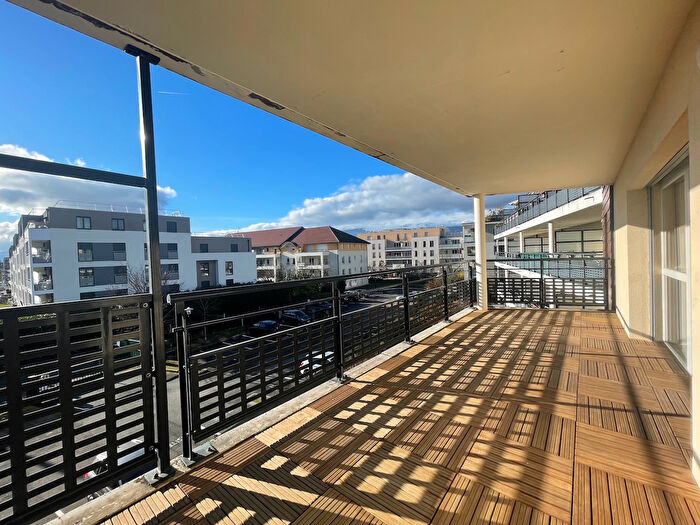 Appartement à vendre - Ferney-Voltaire - 4 pièces - 3 chambres