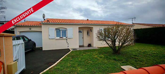 Maison à vendre - Saint-Georges-des-Coteaux - 5 pièces - 3 chambres