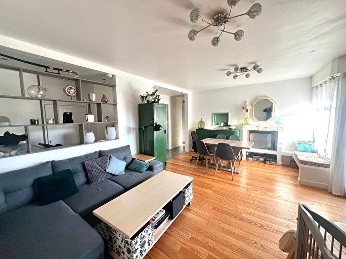 Appartement à louer - Fosse Aux Loups, Fresnes - 3 pièces - 2 chambres