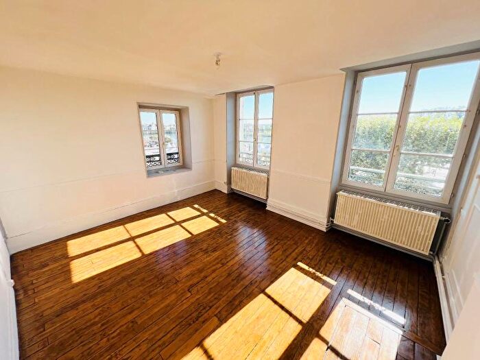 Appartement à louer - Mâcon, Centre-ville - 2 pièces - 1 chambre