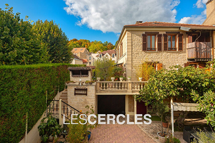 Maison à vendre - Le Mesnil-le-Roi - 8 pièces - 4 chambres