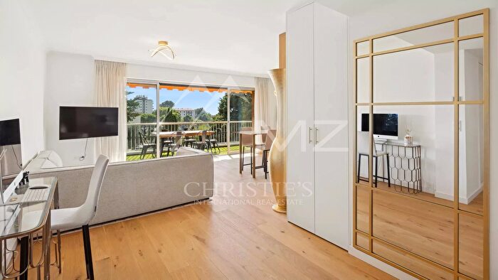 Appartement à vendre - Le Cannet - 3 pièces - 2 chambres