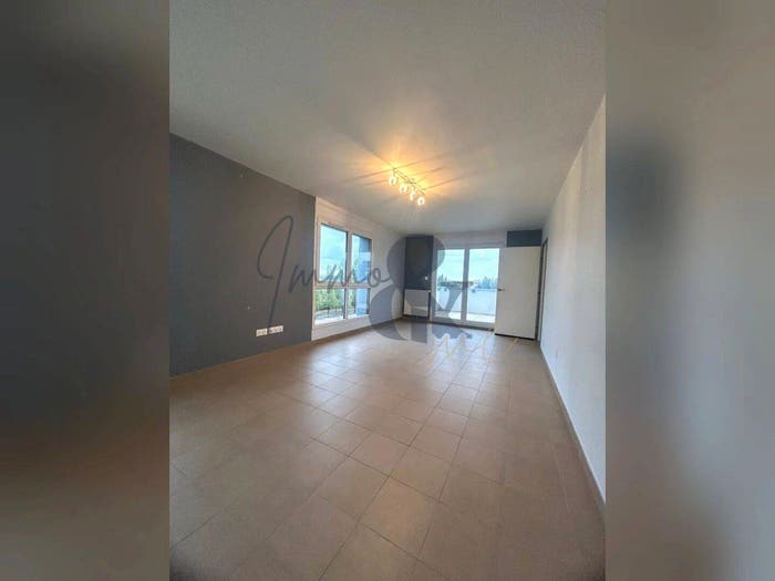 Canal-Zone Industrielle, Les Pavillons-sous-Bois : Appartement 4 pièces à louer