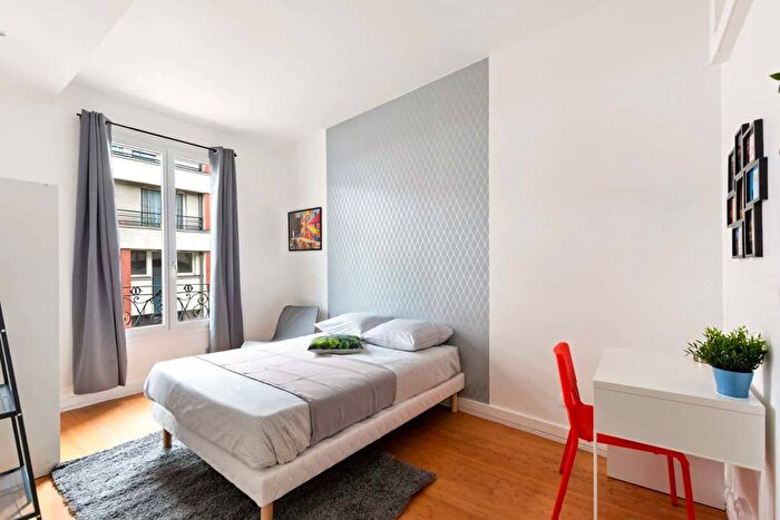 Cité Pierre et Marie Curie, Ivry-sur-Seine : Appartement 1 pièce à louer