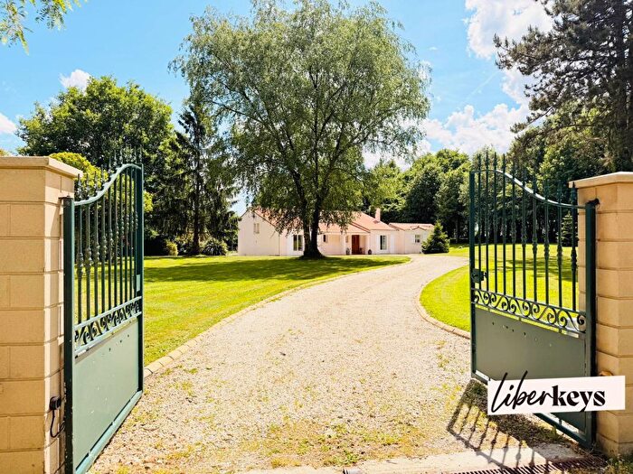 Maison 6 pièces à vendre - Saint-Hilaire-le-Vouhis