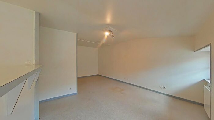 Appartement à louer - Saint-Étienne, Centre-ville, Peuple, Chavanelle - 1 pièce