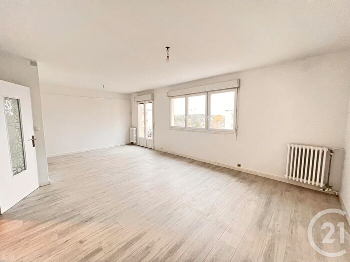 Joué-lès-Tours, Centre-ville : Appartement 4 pièces à vendre