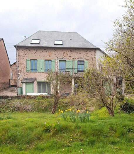 Maison à vendre - Cussy-en-Morvan - 7 pièces - 4 chambres