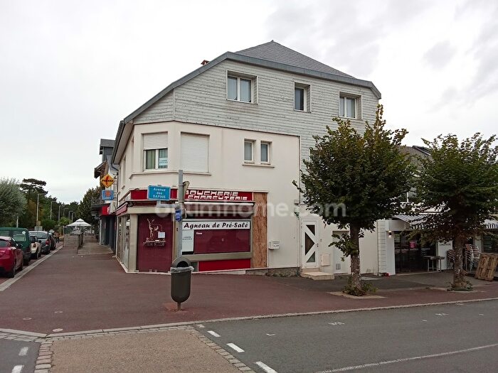 Maison à vendre - Jullouville - 9 pièces - 6 chambres