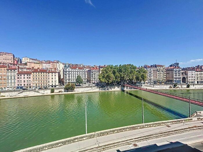 Appartement à louer - Vieux Lyon, Lyon ème arrondissement - 3 pièces - 2 chambres