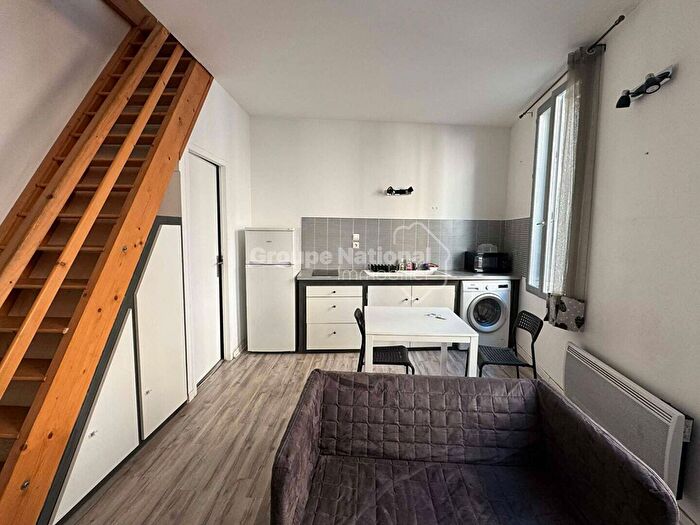 Appartement à louer - Centre Ville-Mejan-La Cité, Arles - 2 pièces - 1 chambre