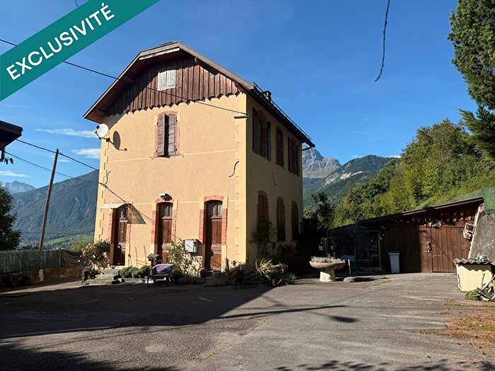 Maison à vendre - Ugine - 4 pièces - 3 chambres