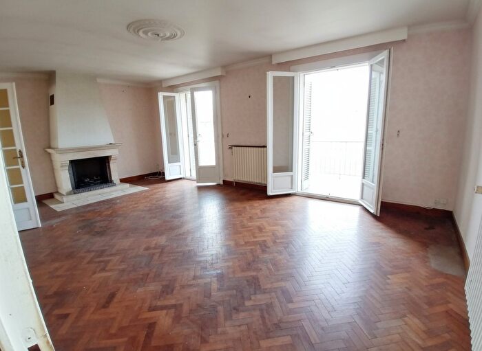 Maison à vendre - La Chartre-sur-le-Loir - 4 pièces - 2 chambres