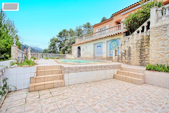 Maison à vendre - Solliès-Toucas - 7 pièces - 4 chambres