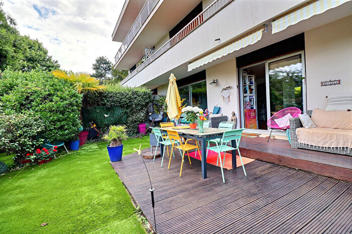 Le Mesnil-le-Roi : Appartement 5 pièces à vendre