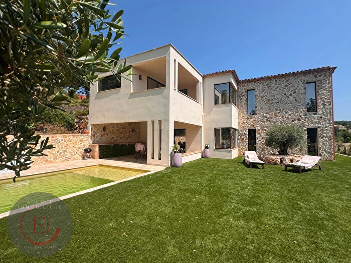 Maison à vendre - Les Adrets-de-lEstérel - 7 pièces - 4 chambres