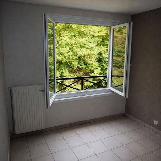 Appartement 4 pièces à Est Nord Ouest Sud, Émerainville, à louer