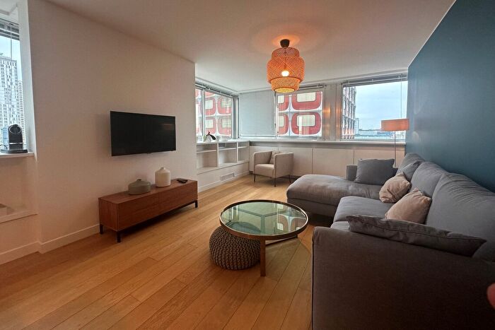 Appartement à louer - Paris e , Emeriau, Zola - 3 pièces - 2 chambres