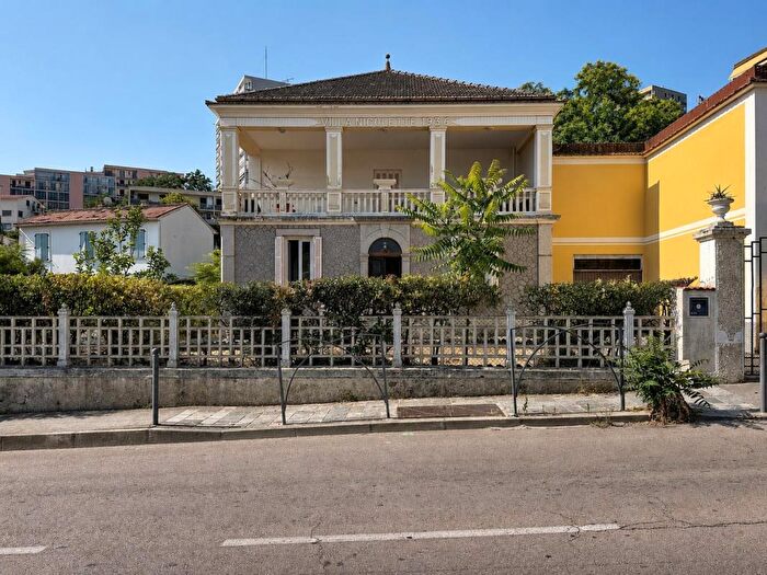 Ajaccio, Loretto : Maison 5 pièces à louer