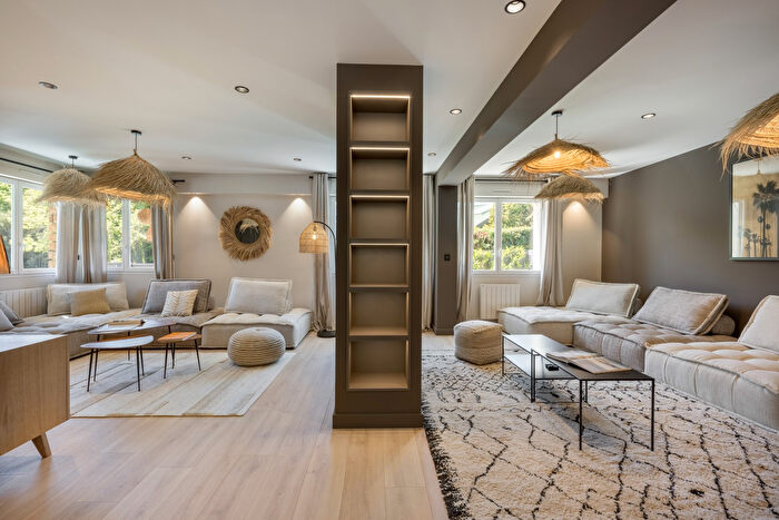 Maisons à vendre et appartements à louer - 1