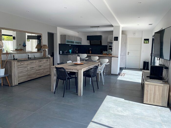 Maison à vendre - Agde, Le Grau dAgde - 5 pièces - 4 chambres