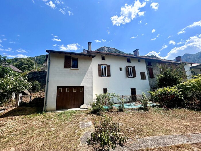Maison 5 pièces à Ussat, à vendre