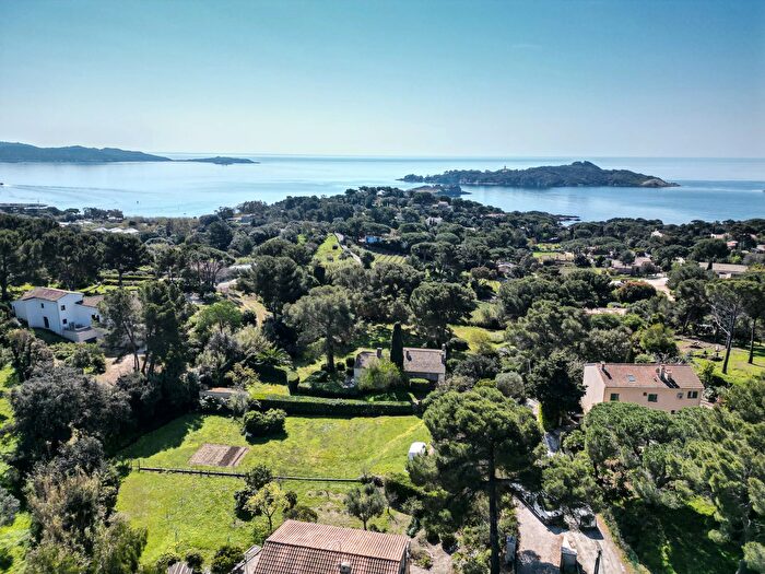 Maison à vendre - Hyères, Giens - 5 pièces - 3 chambres