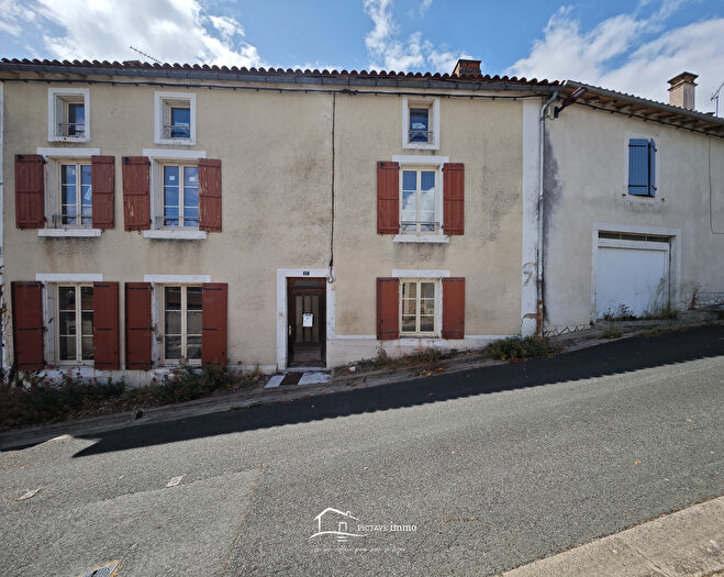 La Mothe-Saint-Héray : Maison 7 pièces à vendre
