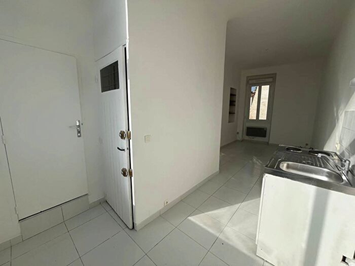 Appartement à louer - Casernes, Nîmes - 2 pièces - 1 chambre