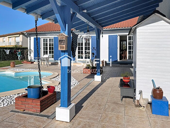 Maison à vendre - Saint-Étienne-de-Tulmont - 5 pièces - 3 chambres