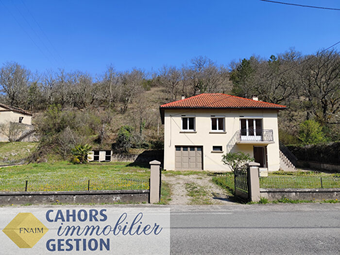 Maison à louer - Cahors, Saint-Georges - 4 pièces - 3 chambres