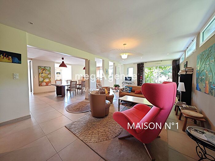 Maison à vendre - Réguiny - 15 pièces - 8 chambres