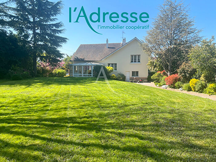 Maison à vendre - Champs-sur-Marne, Centre-ville - 6 pièces - 4 chambres