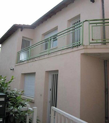 Cité Bretonnie-Chatelet-Favieres-Conches, Montluçon : Appartement 1 pièce à louer
