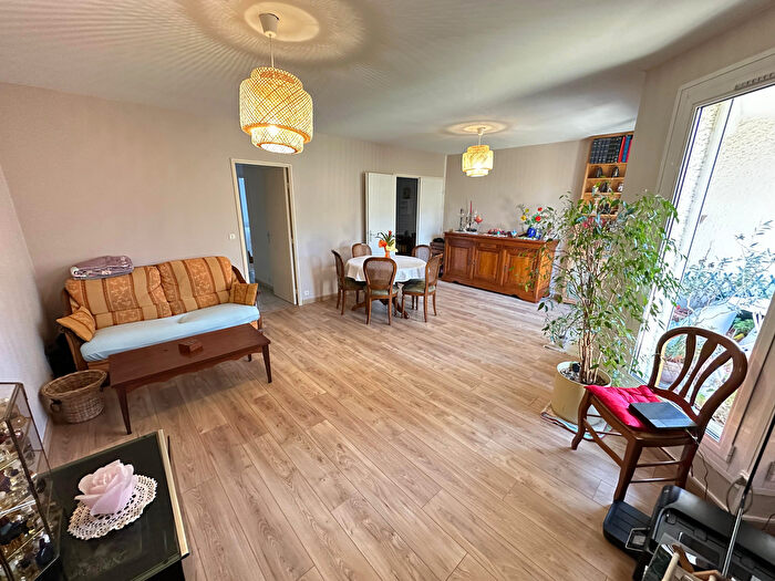 Appartement à vendre - Évry, Les Epinettes - 3 pièces - 2 chambres